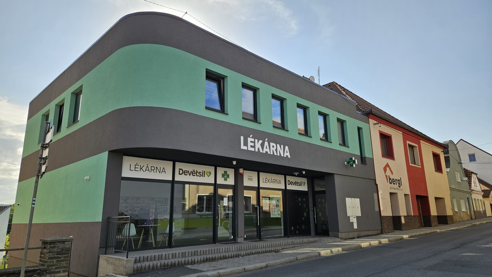 Lékárna Devětsil - OC Úslava